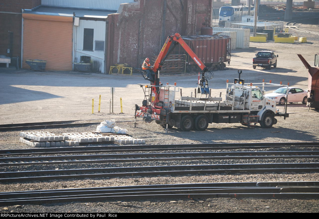 BNSF 20969 Unloading Concrete Ties